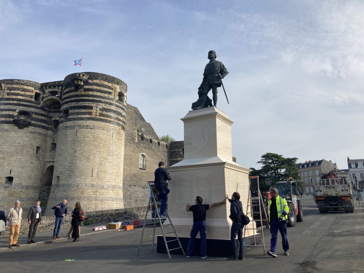 Statue du Roi René 2 – Angers Info