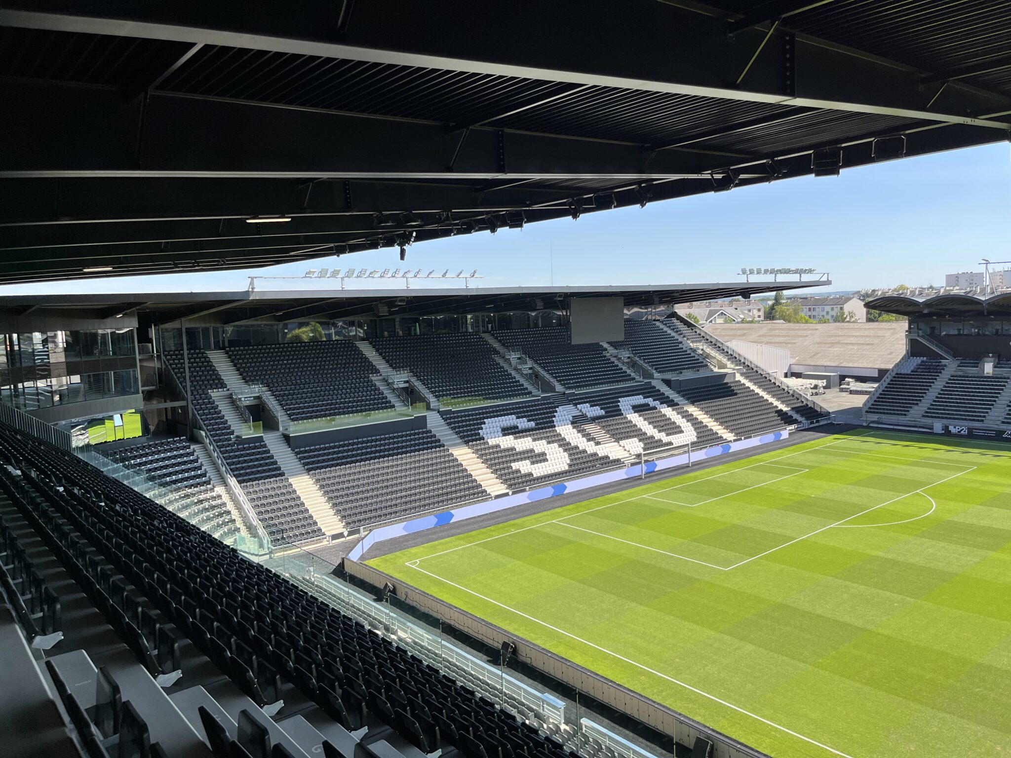 Photos : La nouvelle tribune du SCO au stade Raymond Kopa à Angers ...