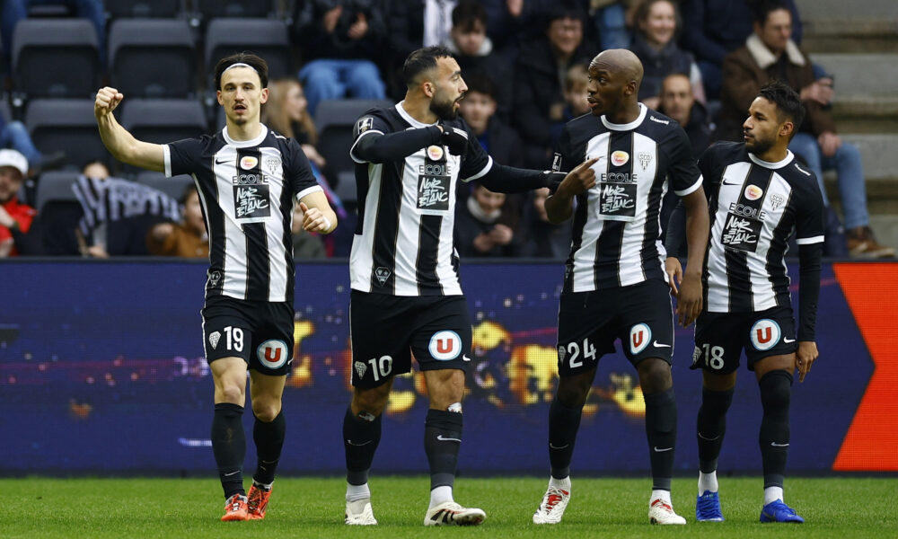 Le SCO d’Angers remporte une victoire de prestige face à Brest – Angers ...