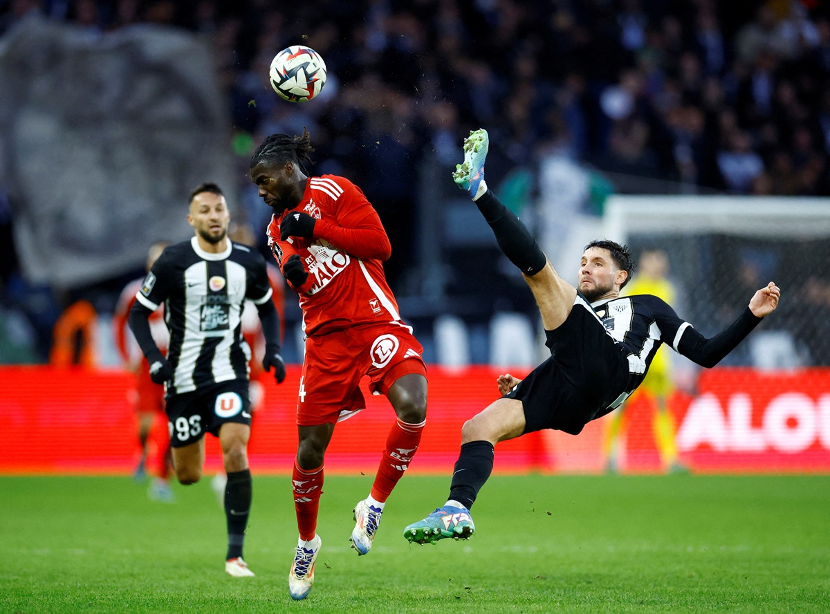 Ligue 1 : Angers s’impose face à Montpellier grâce à un doublé de ...