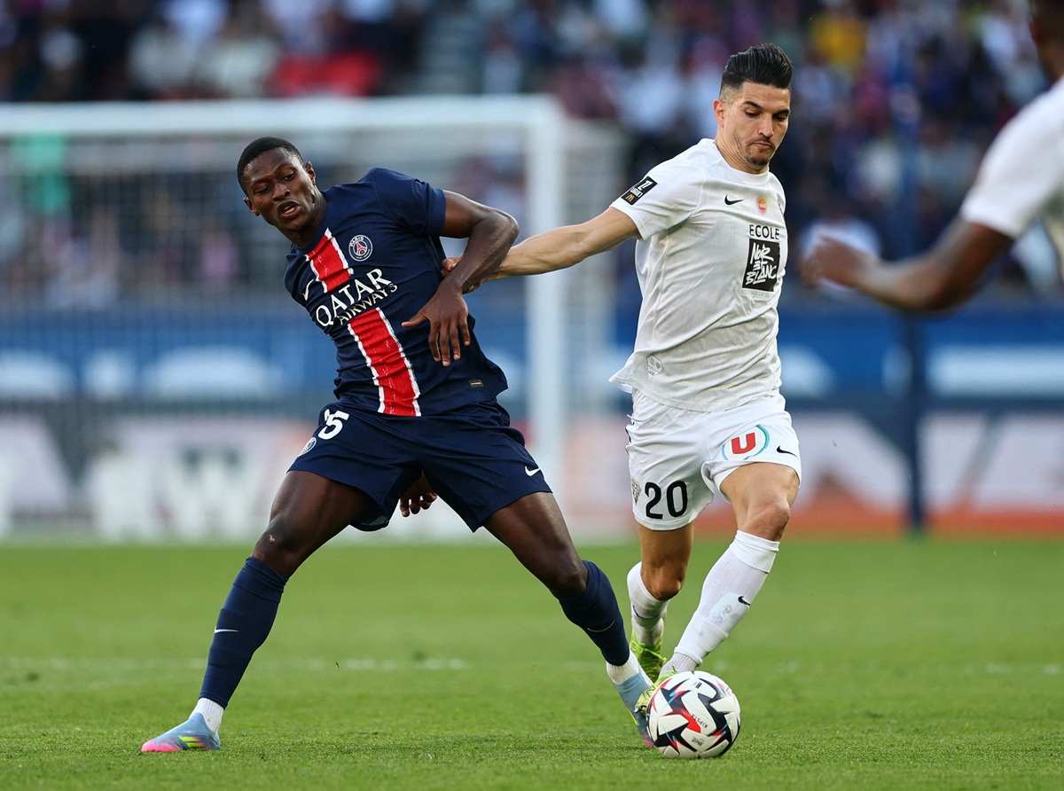 Ligue 1 : Angers surprend Strasbourg et officialise son maintien ...