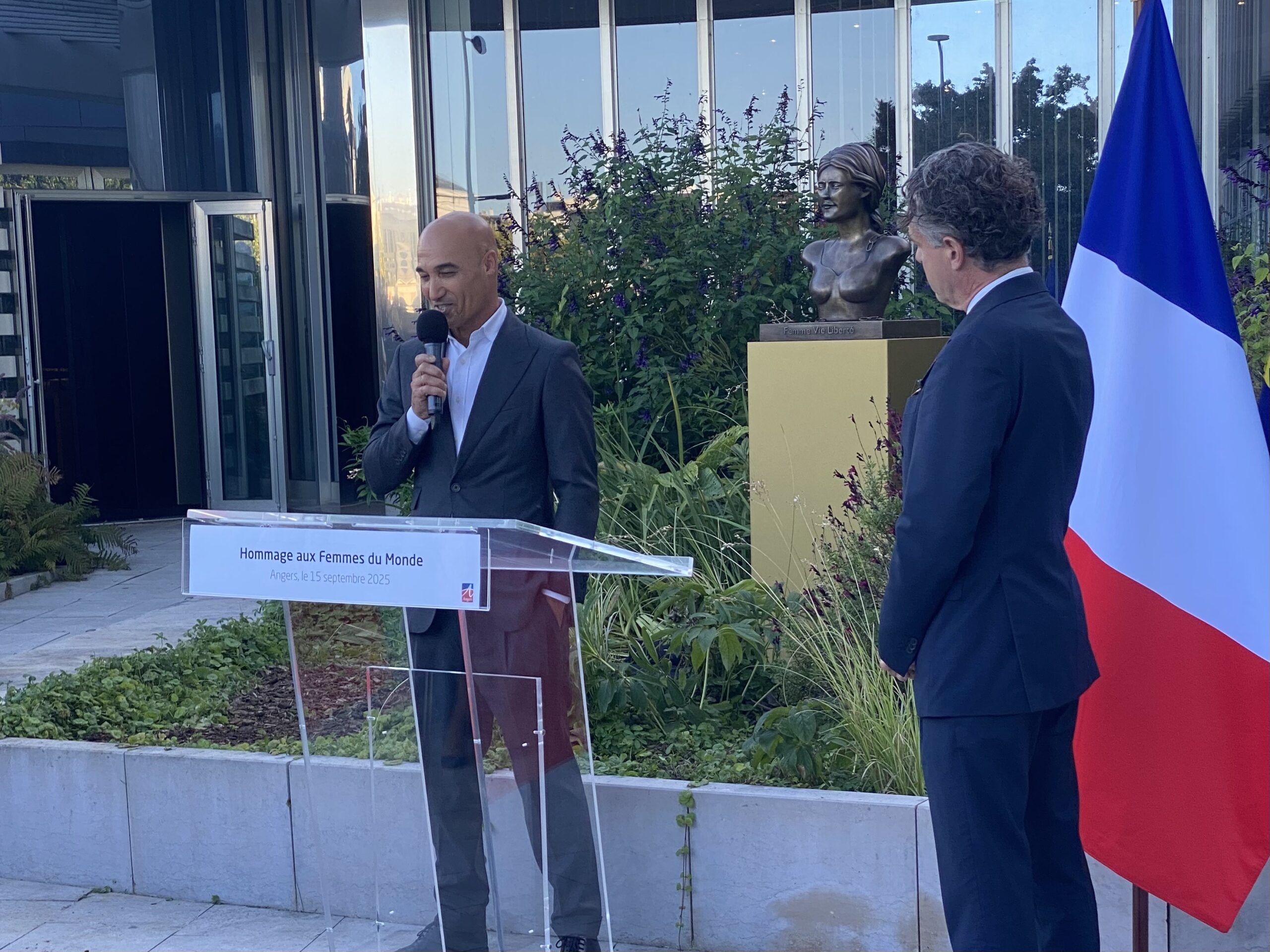 Sexo en español definitely on the more expensive side